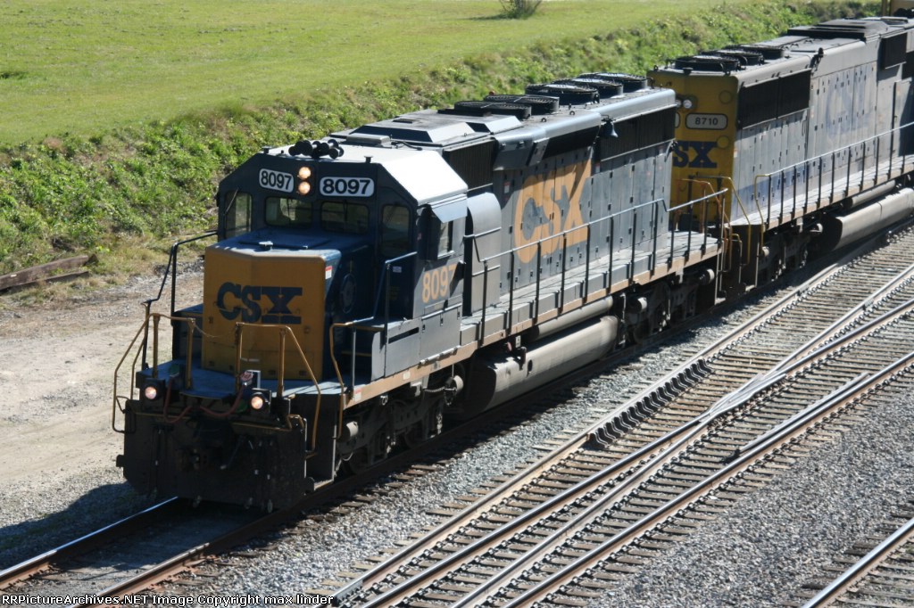 CSX 8097 leading q238